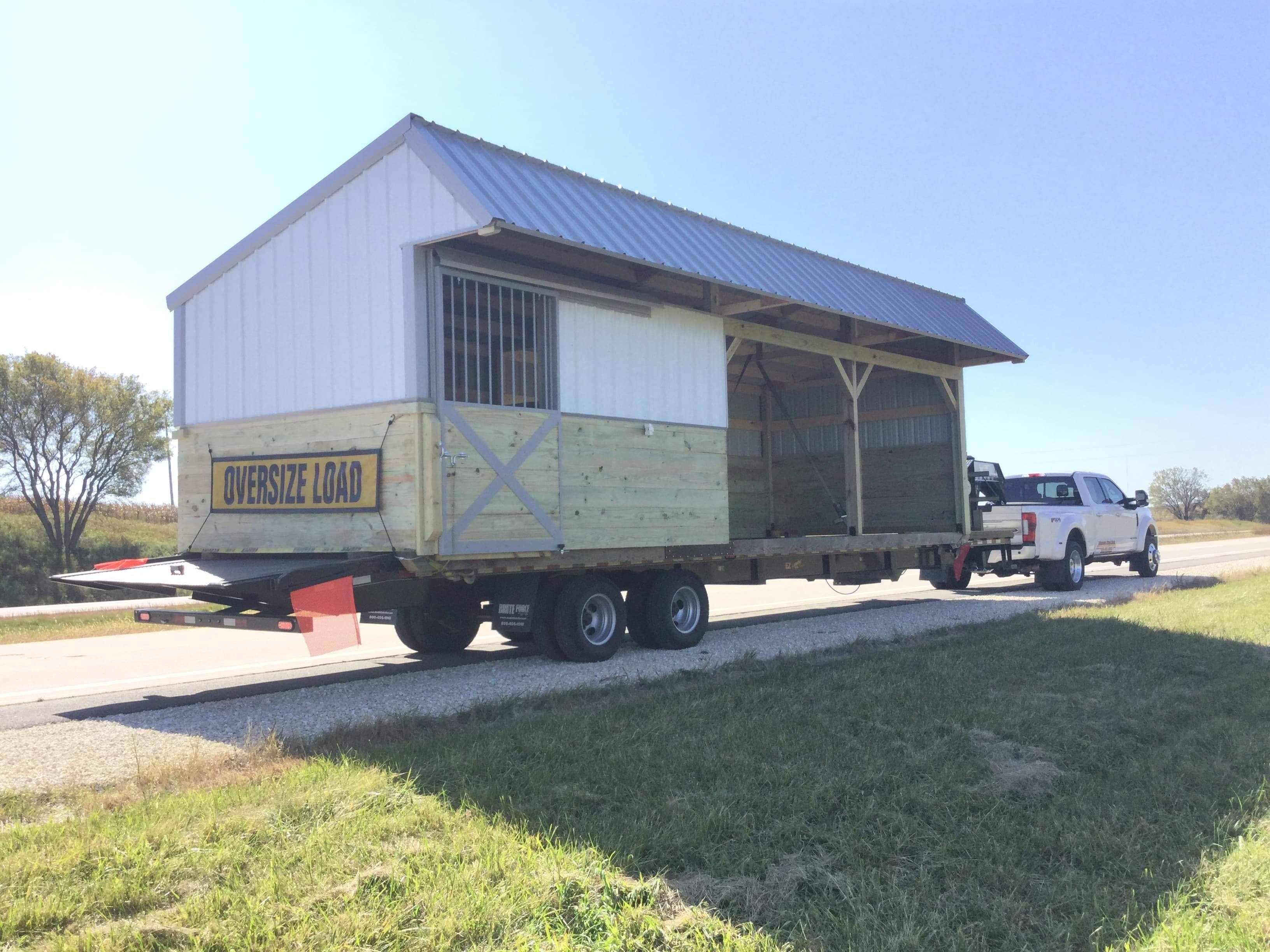 Elite Single Stall + Run In | Menzel's Amish