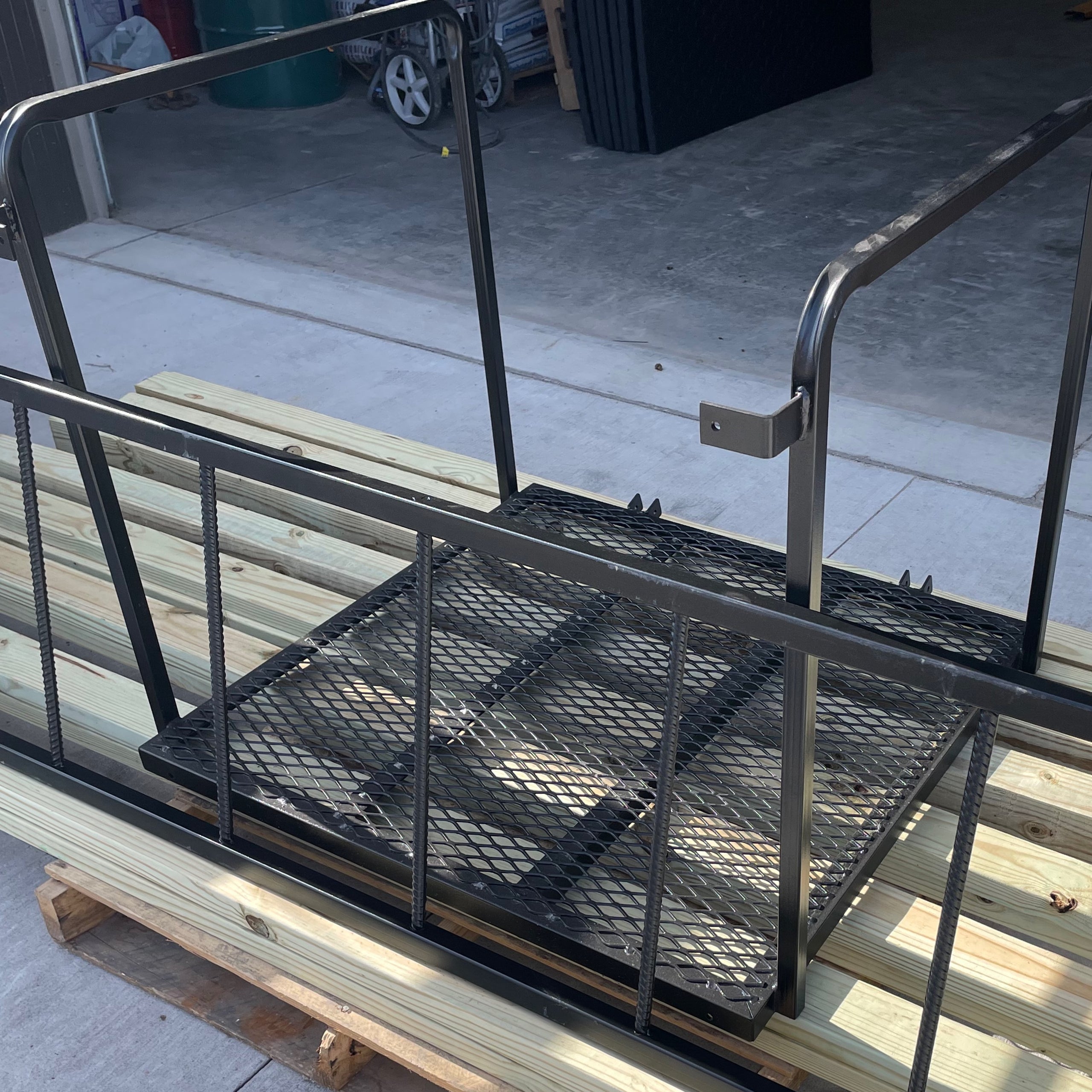 Hunting Blind Stilt Kit With Platform and Ladder | Menzel's Amish ...